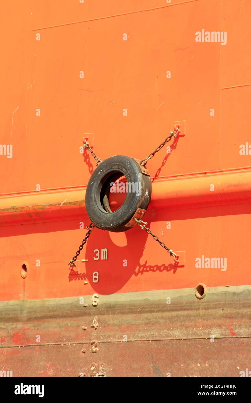 Ships rail hi-res stock photography and images - Alamy