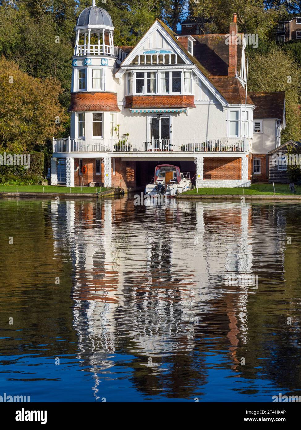The Ghost House, River Thames, The Warren, Caversham, Reading ...