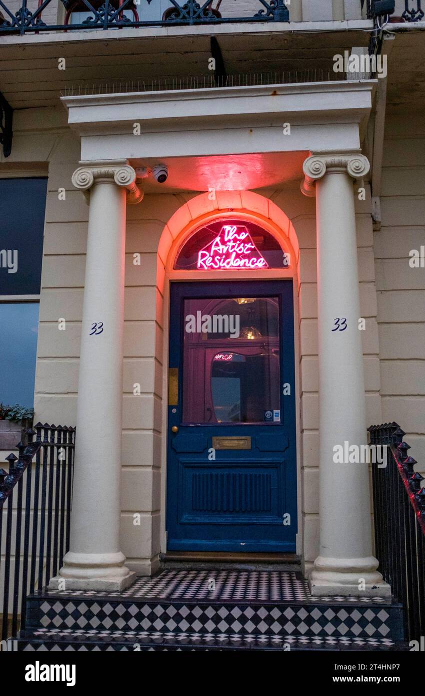 The Artist Residence boutique style hotel in Regency Square Brighton ...