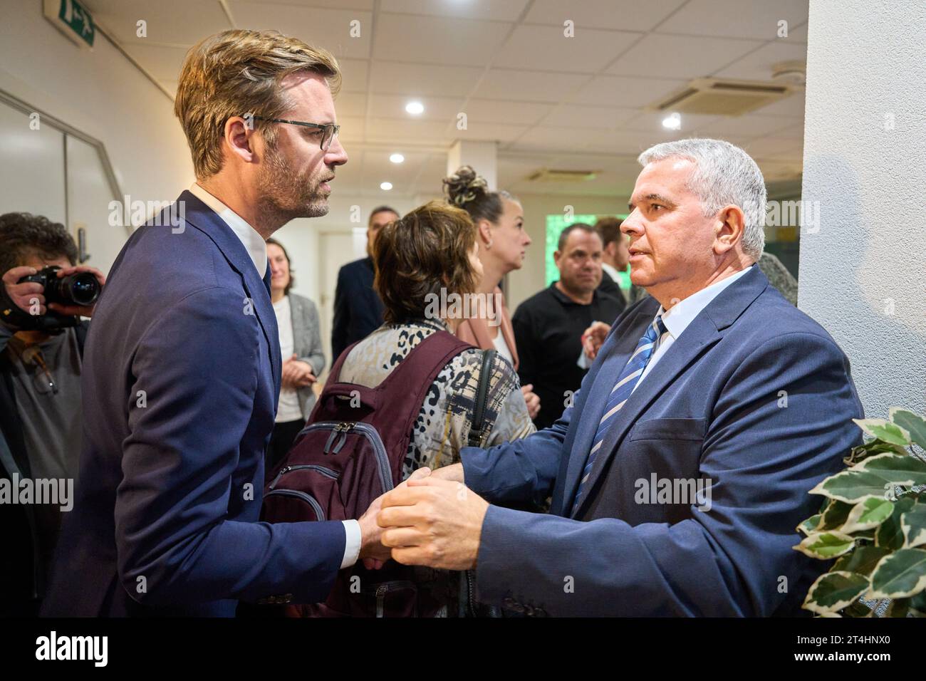 THE HAGUE - Sjoerd Sjoerdsma (D66) greets the Israeli ambassador after ...