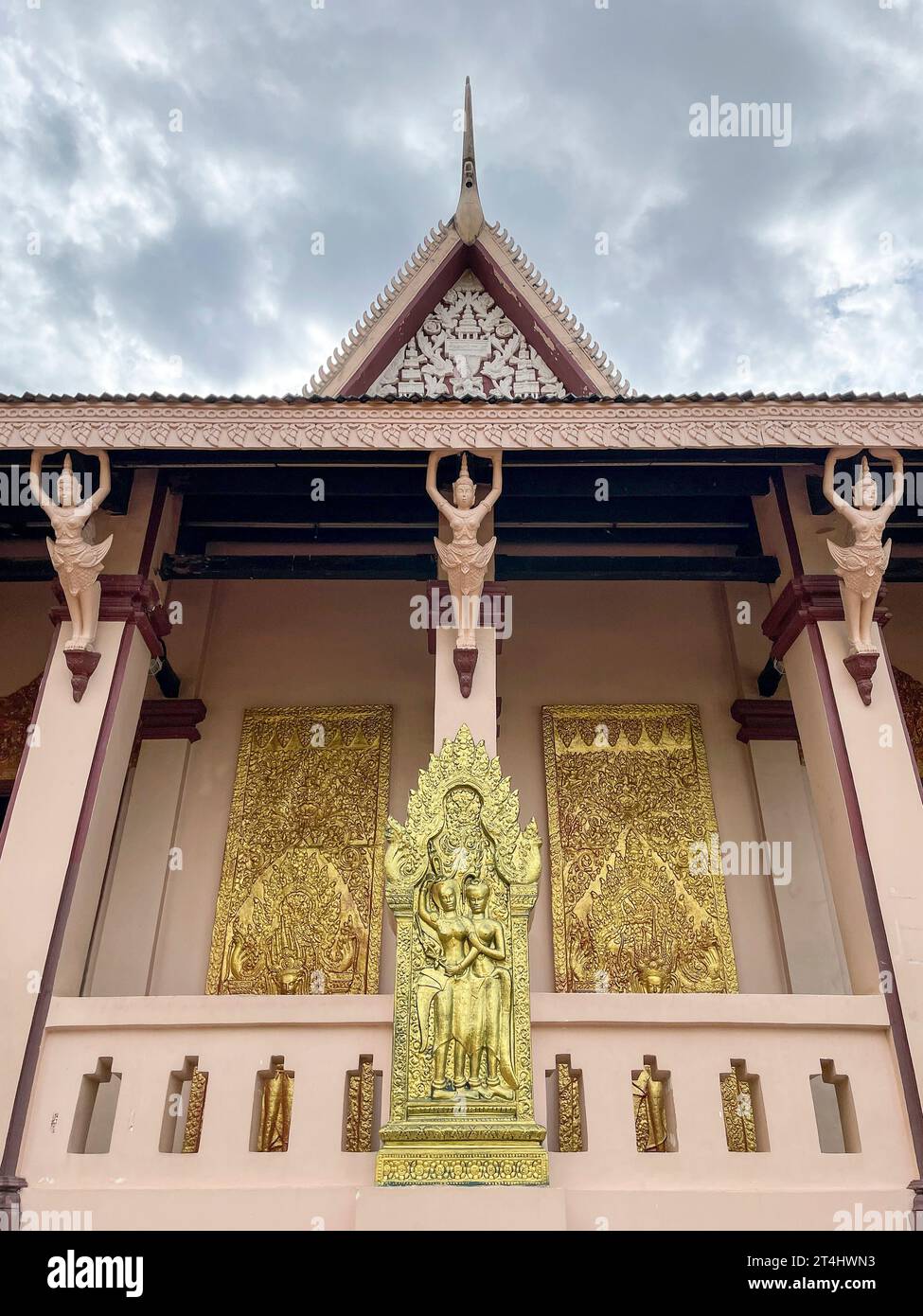 Cambodia, Phnom Penh, Wat Phnom temple Stock Photo - Alamy