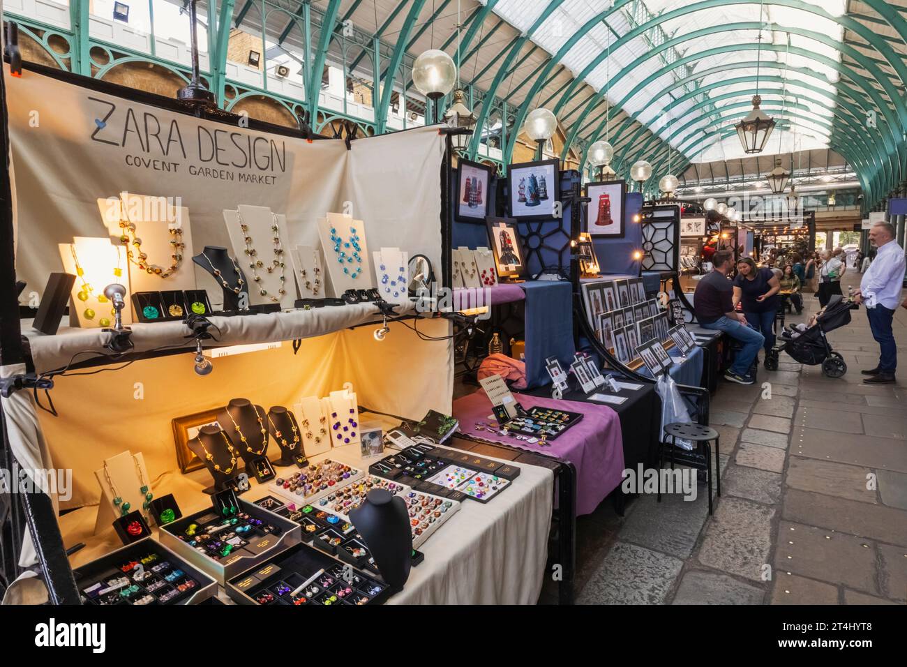 England, London, Covent Garden, Typical Market Stalls Stock Photo - Alamy