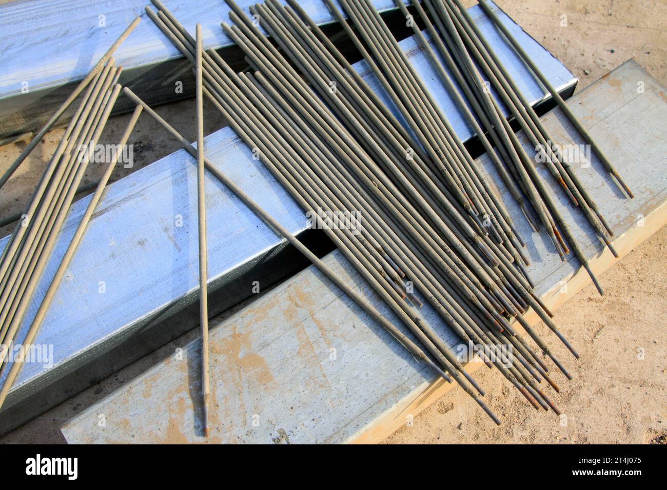 Electrode materials hi-res stock photography and images - Alamy