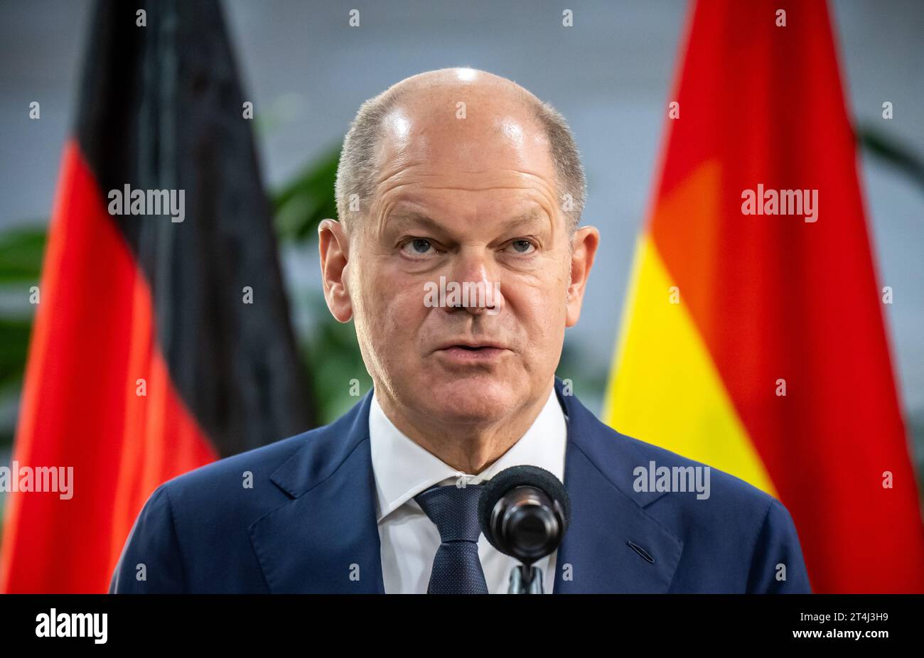 31 October 2023, Ghana, Accra: German Chancellor Olaf Scholz (SPD ...