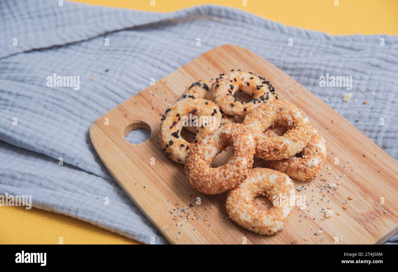 Small salt cookies. traditional turkish simit. close up Stock Photo - Alamy