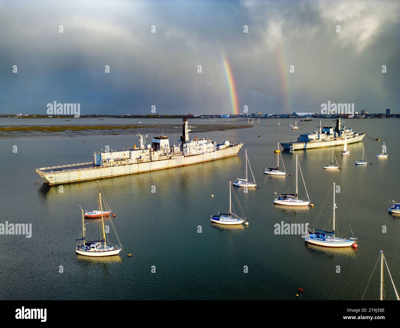 Hms montrose hi-res stock photography and images - Alamy