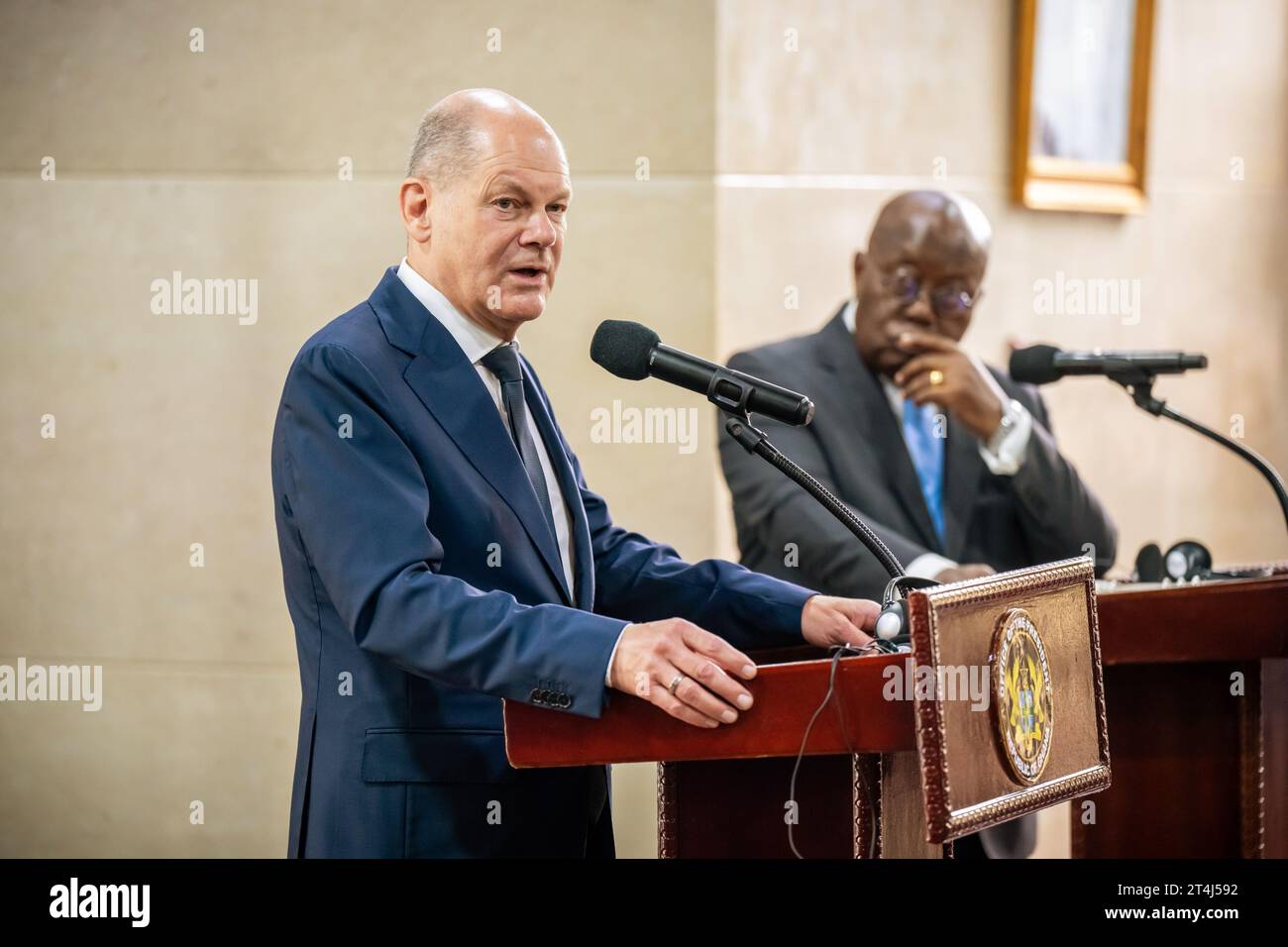Accra, Ghana. 31st Oct, 2023. German Chancellor Olaf Scholz (SPD, l ...