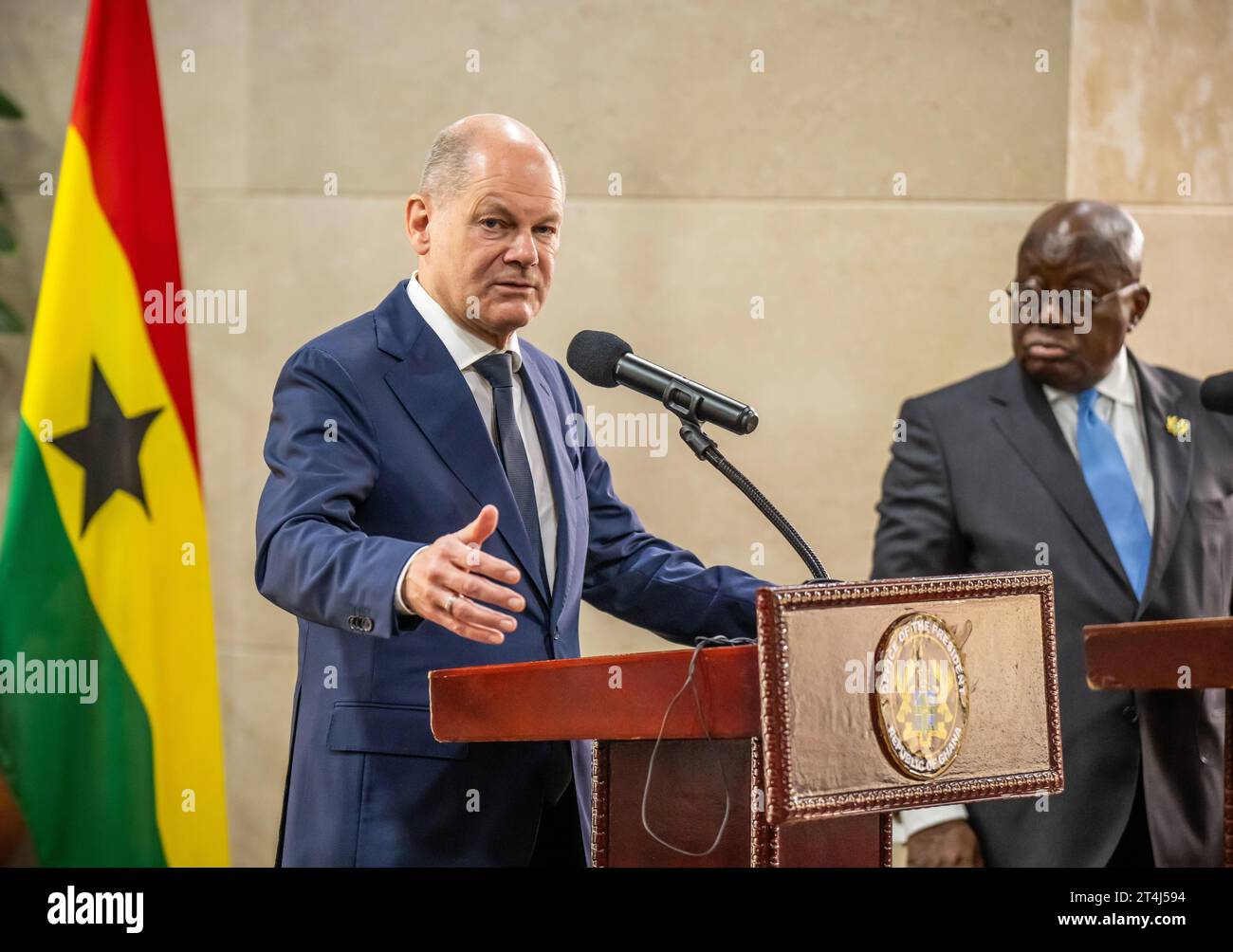 Accra, Ghana. 31st Oct, 2023. German Chancellor Olaf Scholz (SPD, l ...
