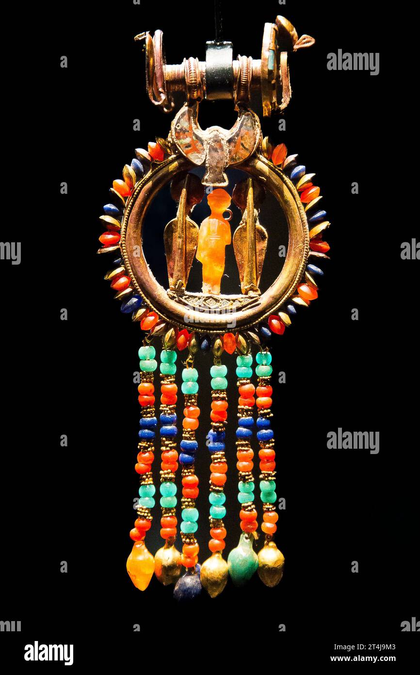 Egypt, Cairo, Tutankhamon jewellery, from his tomb in Luxor : Earring ...