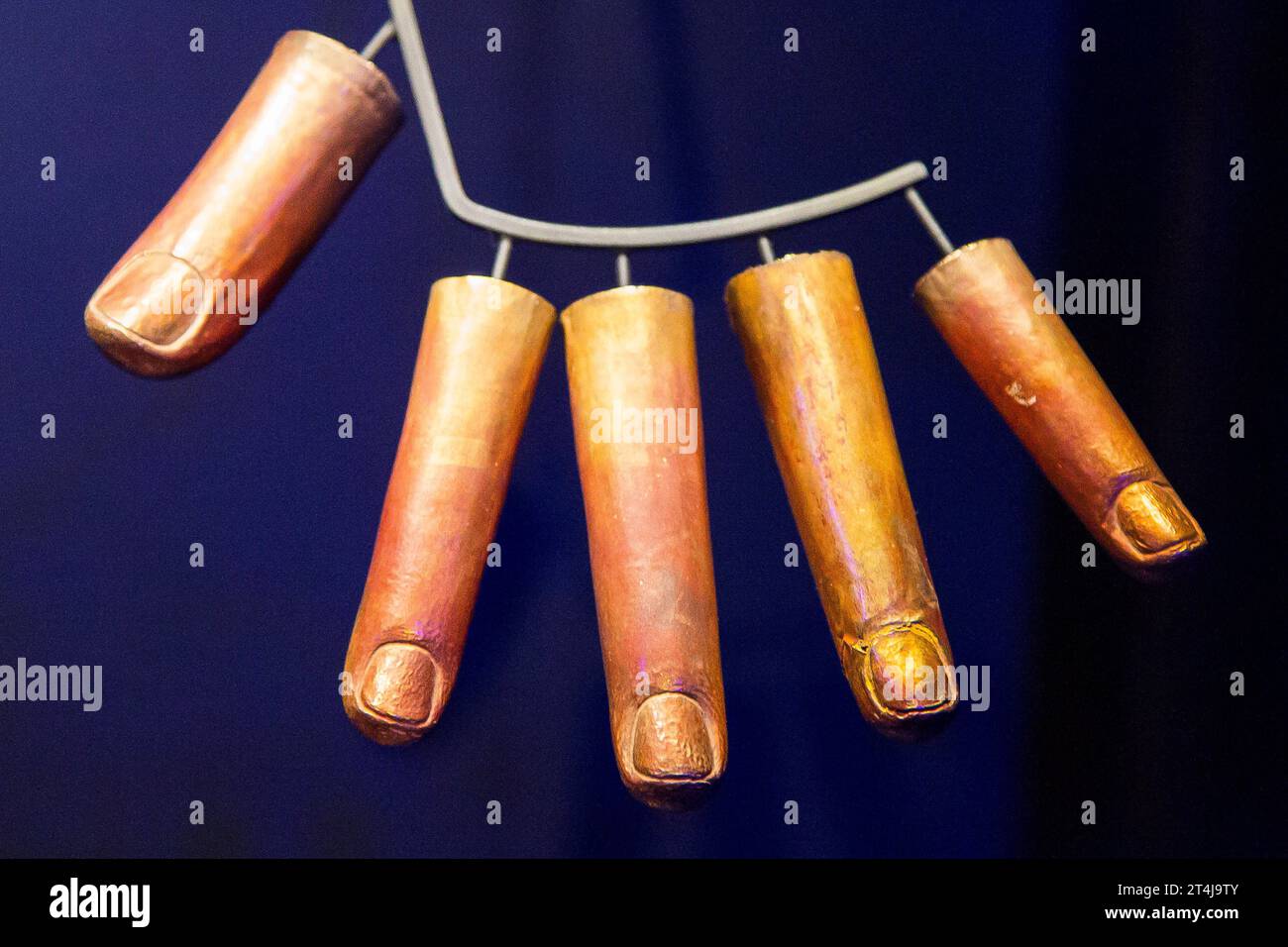 Ancient egyptian jewelry hi-res stock photography and images - Alamy