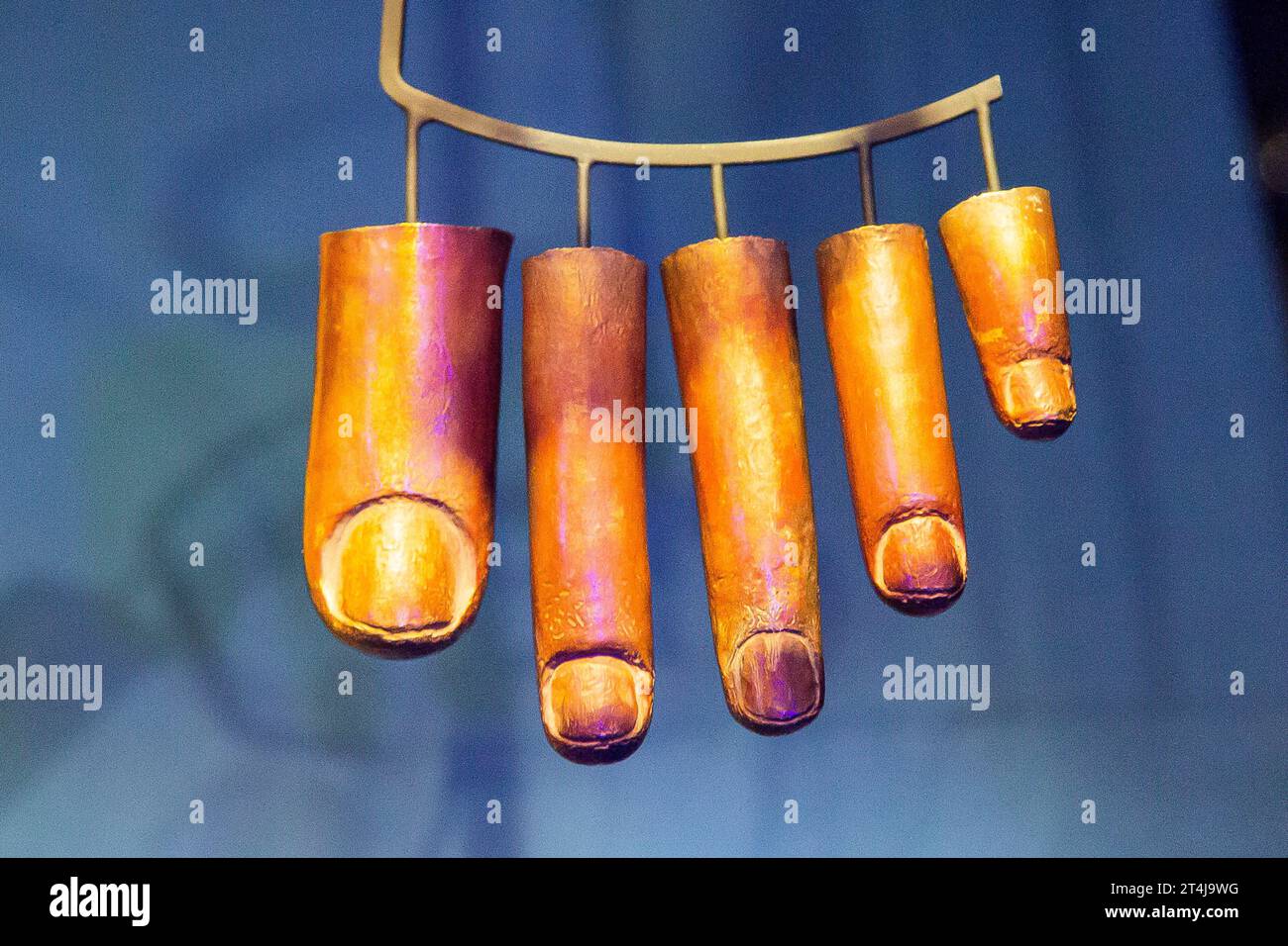 Ancient egyptian jewelry hi-res stock photography and images - Alamy