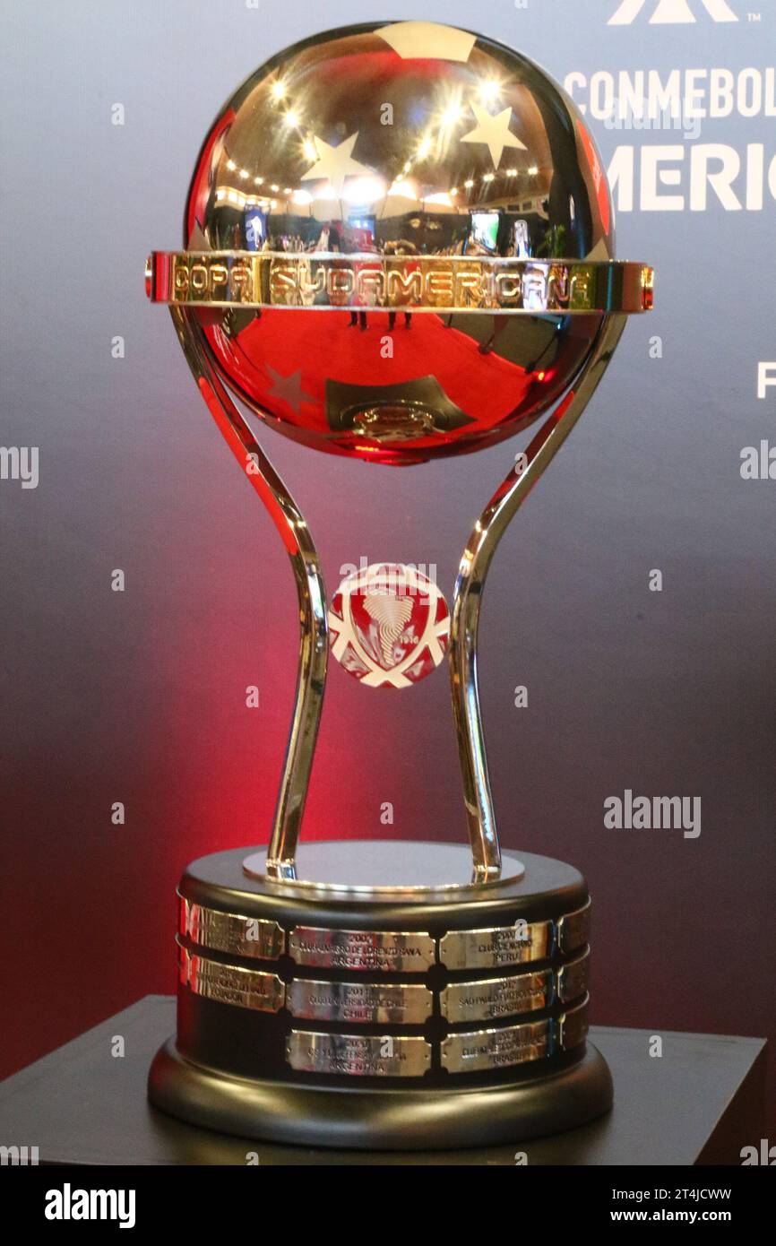 Copa sudamericana trophy hi-res stock photography and images - Alamy