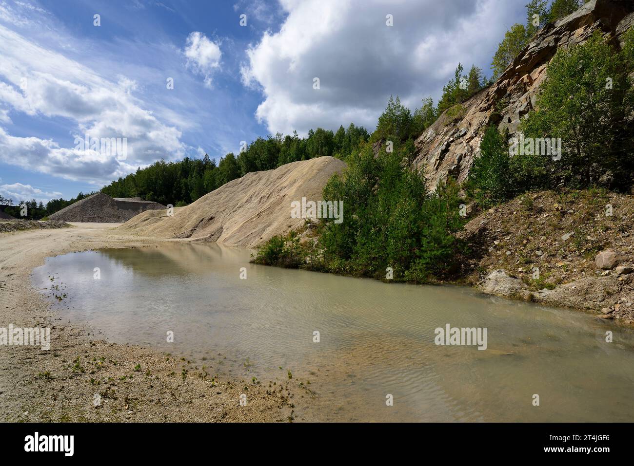 Ballast pile hi-res stock photography and images - Alamy