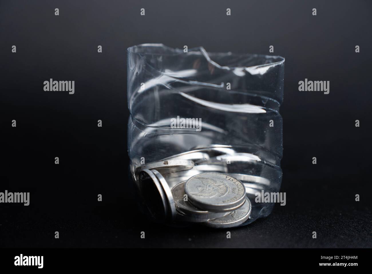 Celengan pake gelas uang koin Indonesia seratus dua ratus lima ratus ...