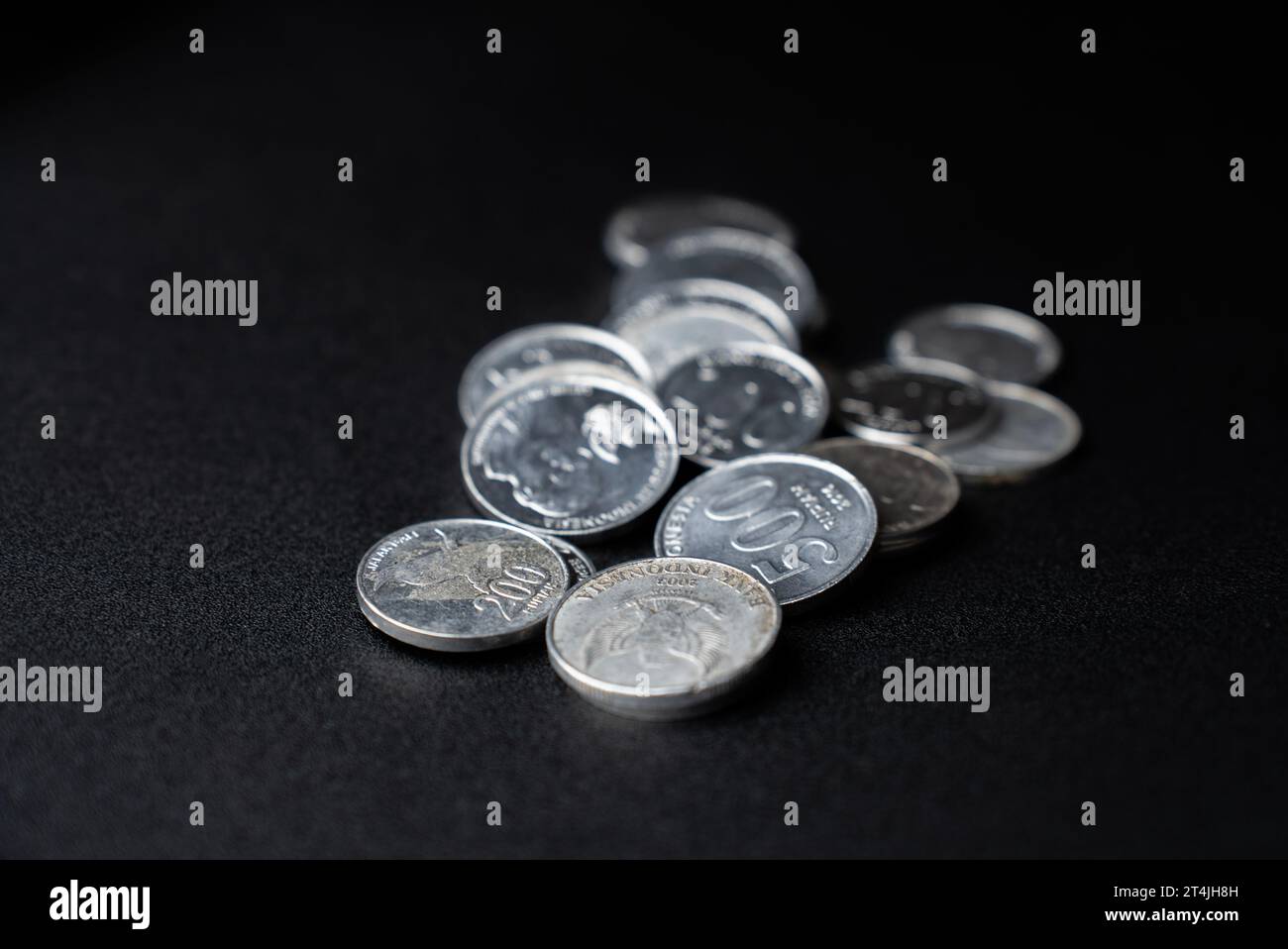 Uang koin Indonesia seratus dua ratus lima ratus seribu rupiah ...