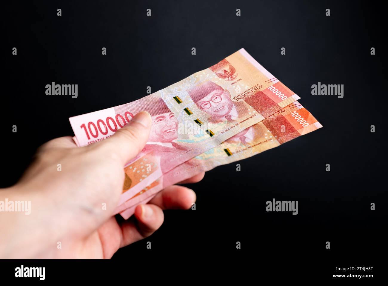 Uang koin Indonesia lima ratus 500 rupiah, Indonesian five hundred ...