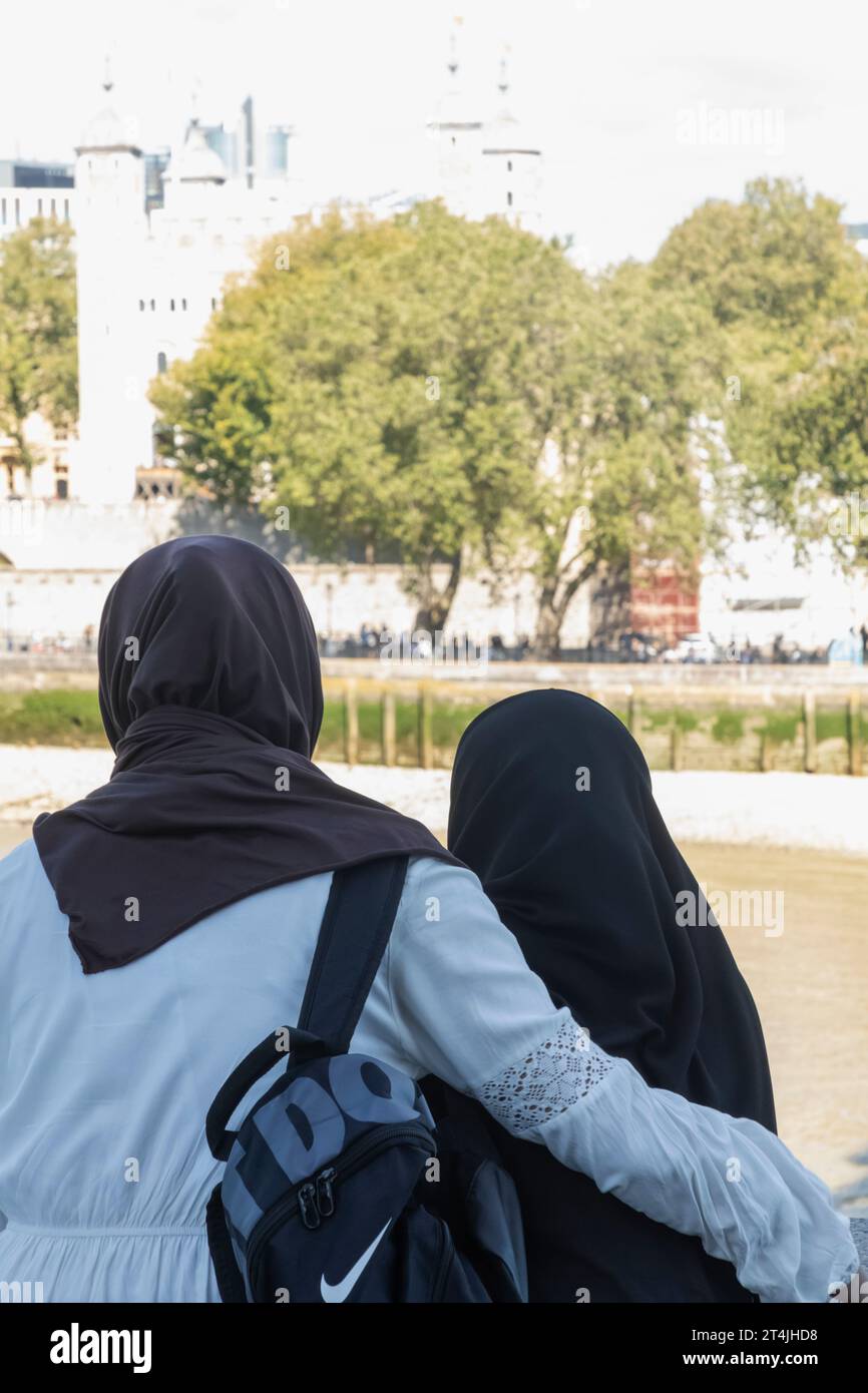 London england uk muslims hi-res stock photography and images - Alamy