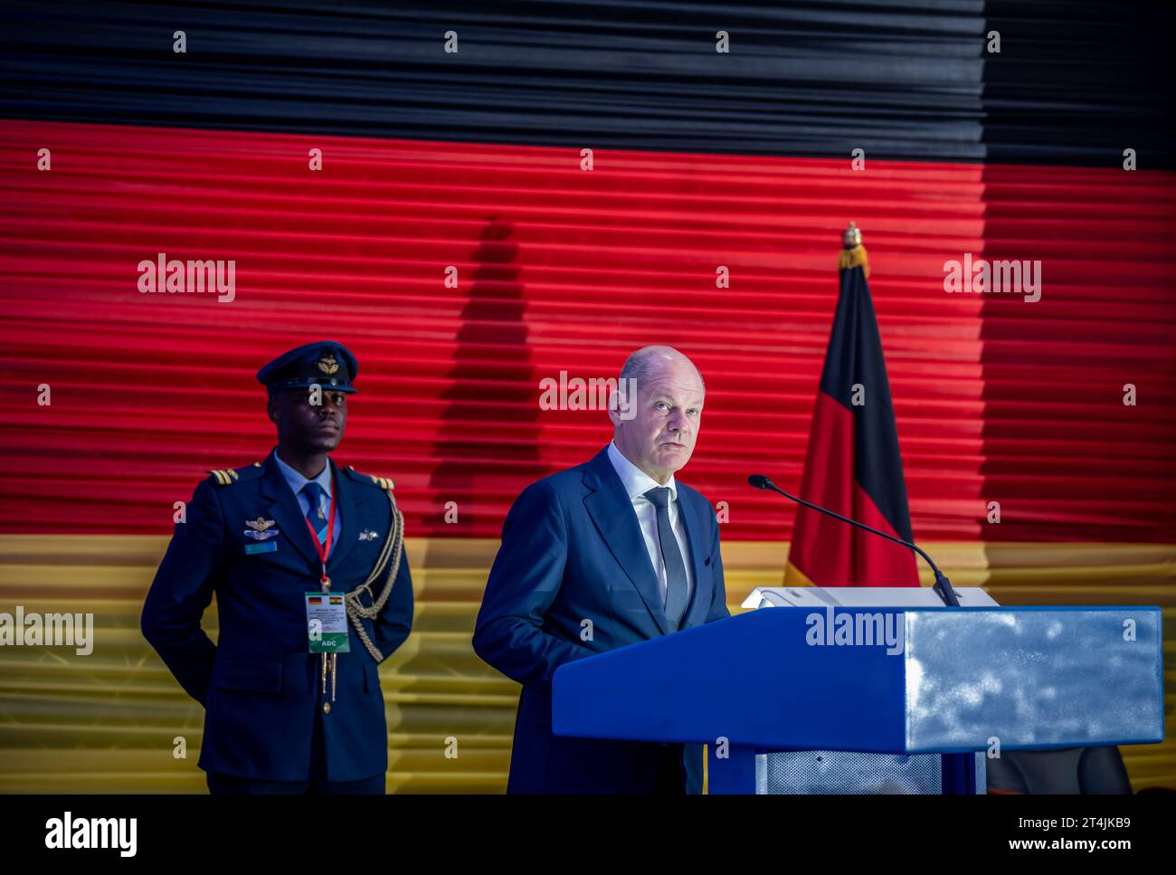 Accra, Ghana. 31st Oct, 2023. German Chancellor Olaf Scholz (SPD, r ...