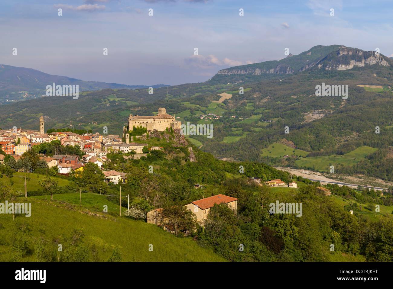 Bardi castle (Castello di Bardi) with town, province of Parma, Emilia ...