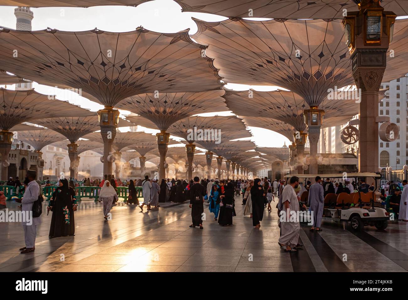 Masjid an Nabawi, Madinah, Saudi Arabia Stock Photo - Alamy