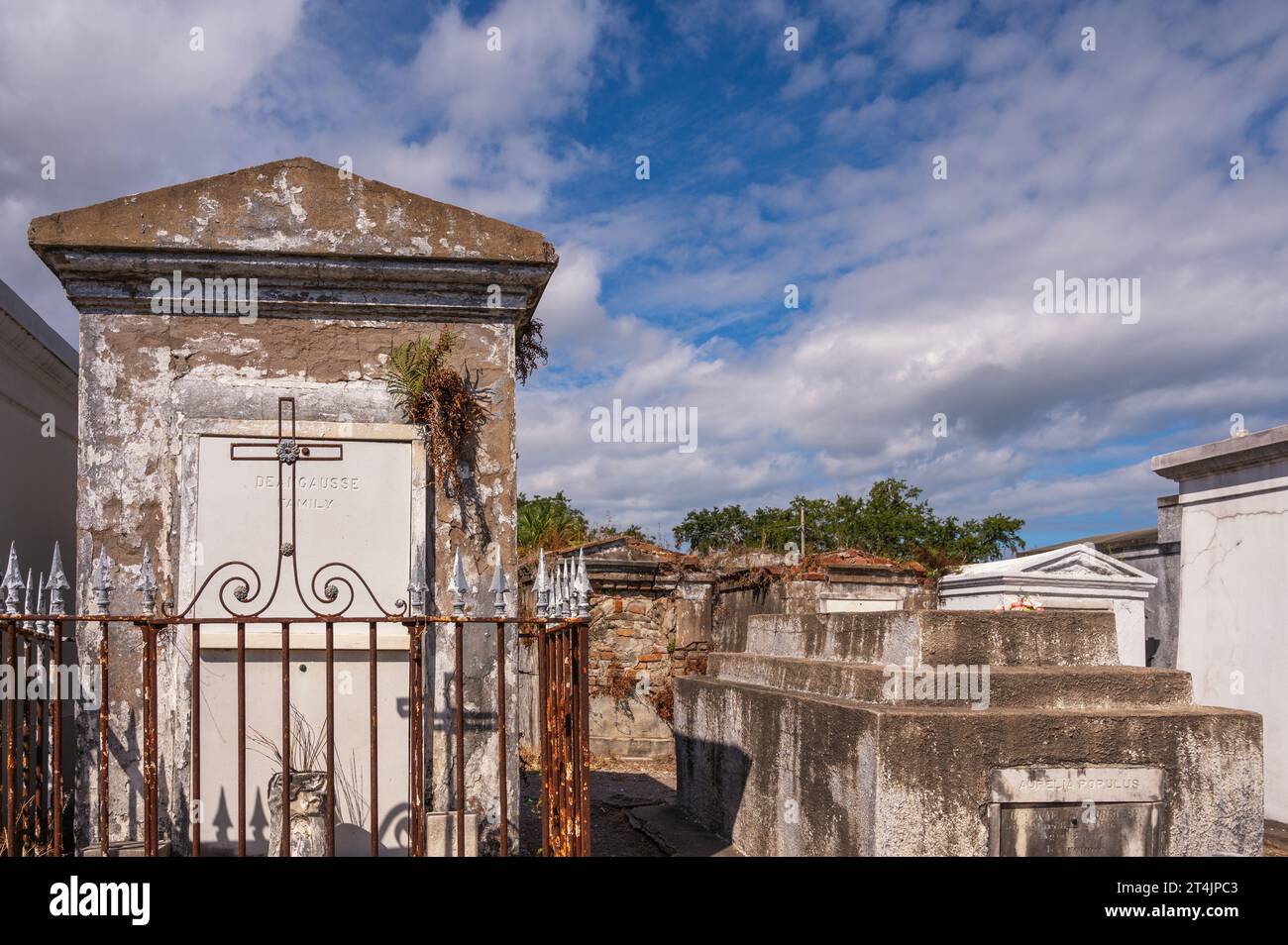 St Louis Cemetery No. 1, New Orleans, Louisiana, USA Stock Photo - Alamy