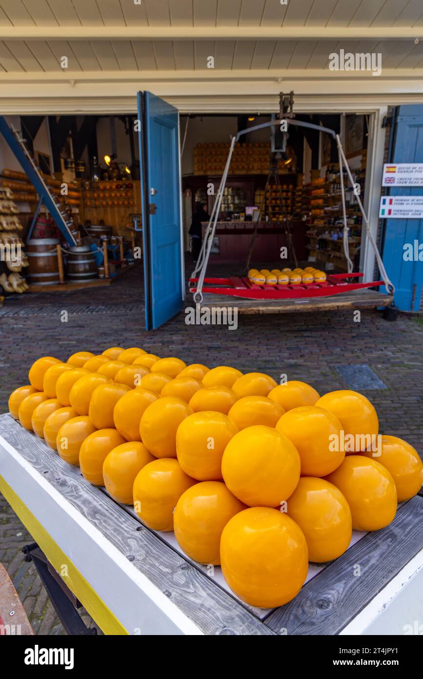 Edam town square market hi-res stock photography and images - Alamy