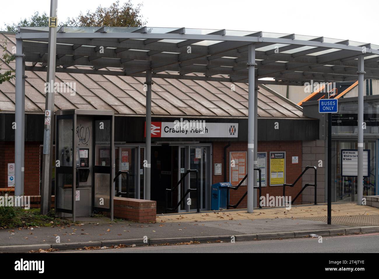 Cradley Heath railway station, West Midlands, England, UK Stock Photo ... Cradley Heath railway station, West Midlands, England, UK Stock Photo ...