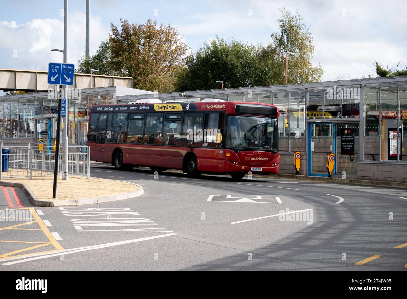 National Express West Midlands 4M bus service at Cradley Heath ...
