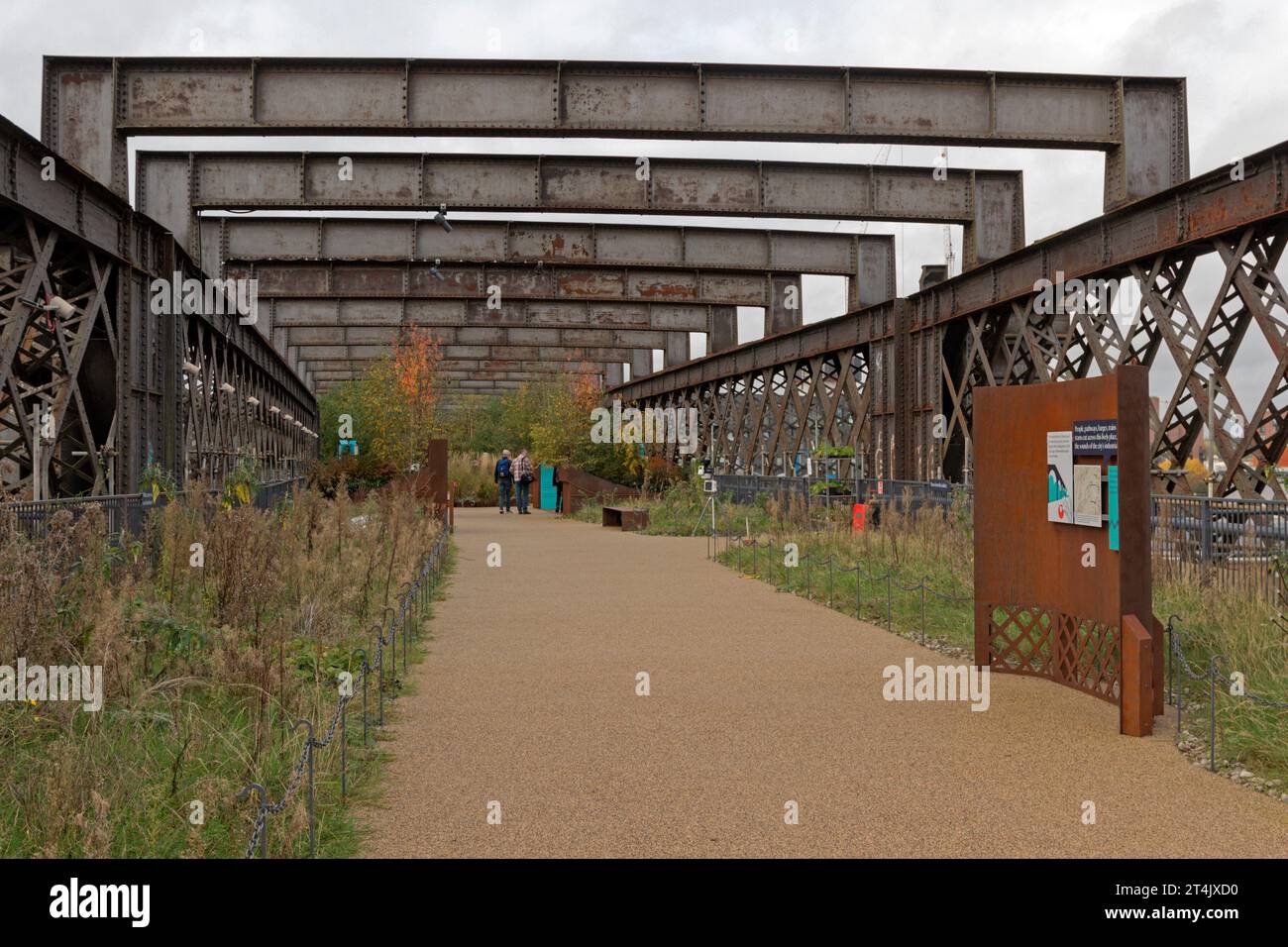 Castlefield viaduct hi-res stock photography and images - Alamy