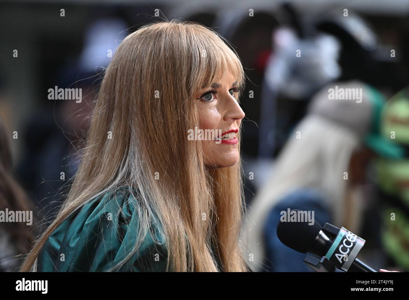 Savannah Guthrie as Taylor Swift Stock Photo - Alamy