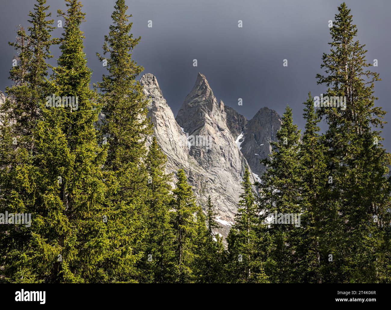 Backside of cirque of towers hi-res stock photography and images - Alamy
