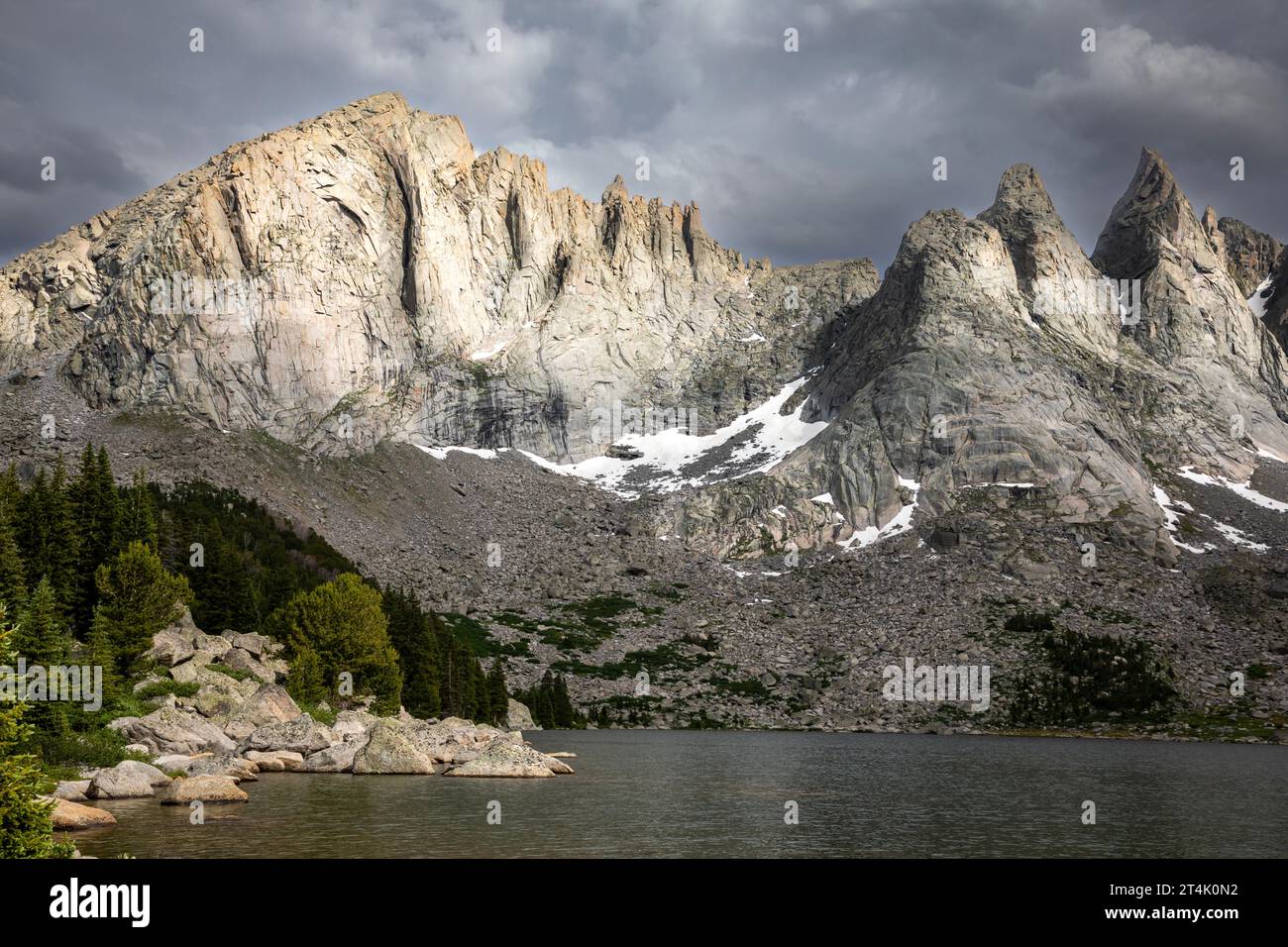 Towers above shadow lake hi-res stock photography and images - Alamy
