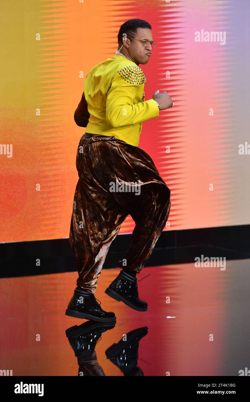 Mc hammer hi-res stock photography and images - Alamy