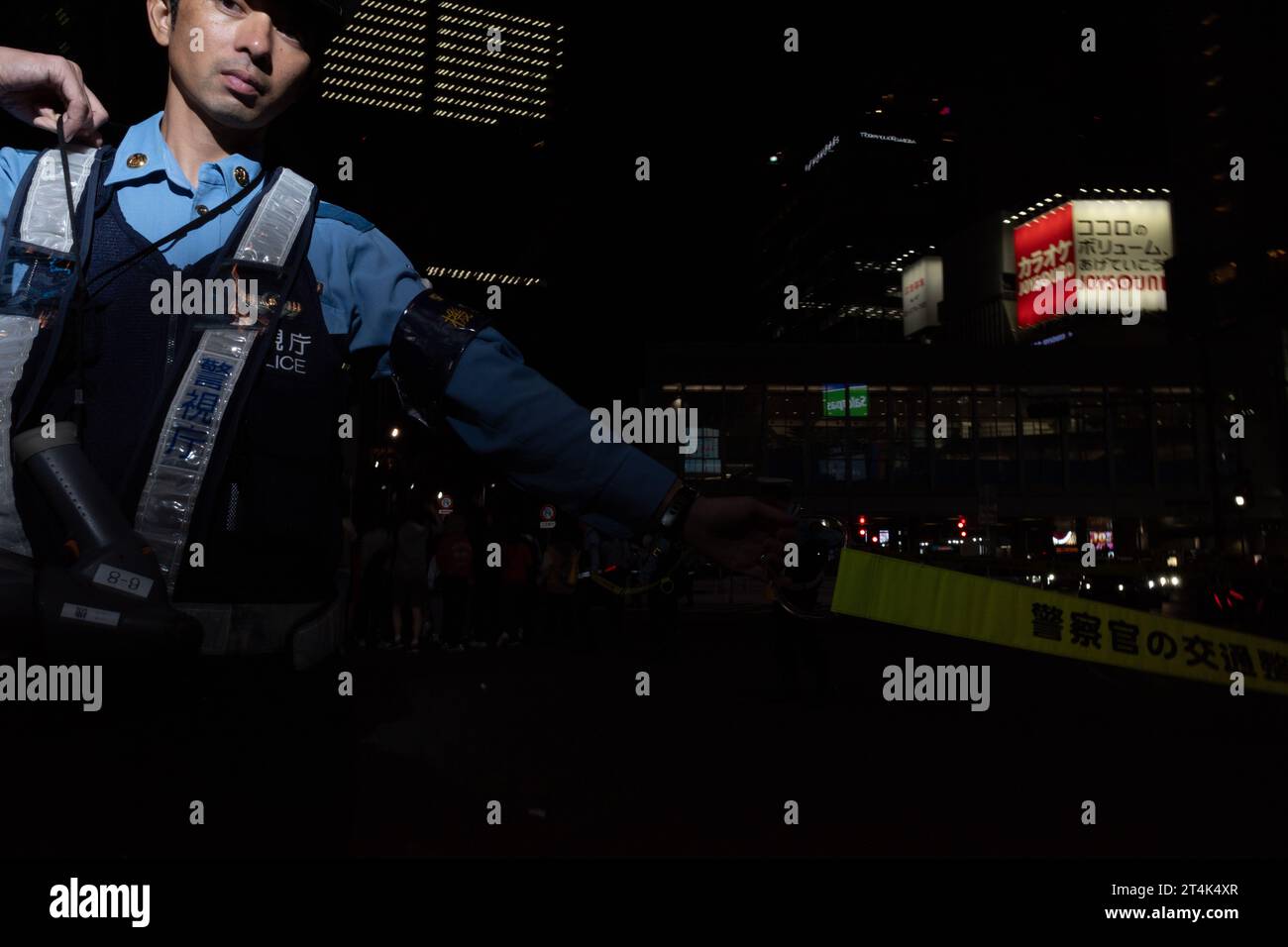 Tokyo, Japan. 31st Oct, 2023. Tokyo Metropolitan Police Officer maintain crowd control at the ...