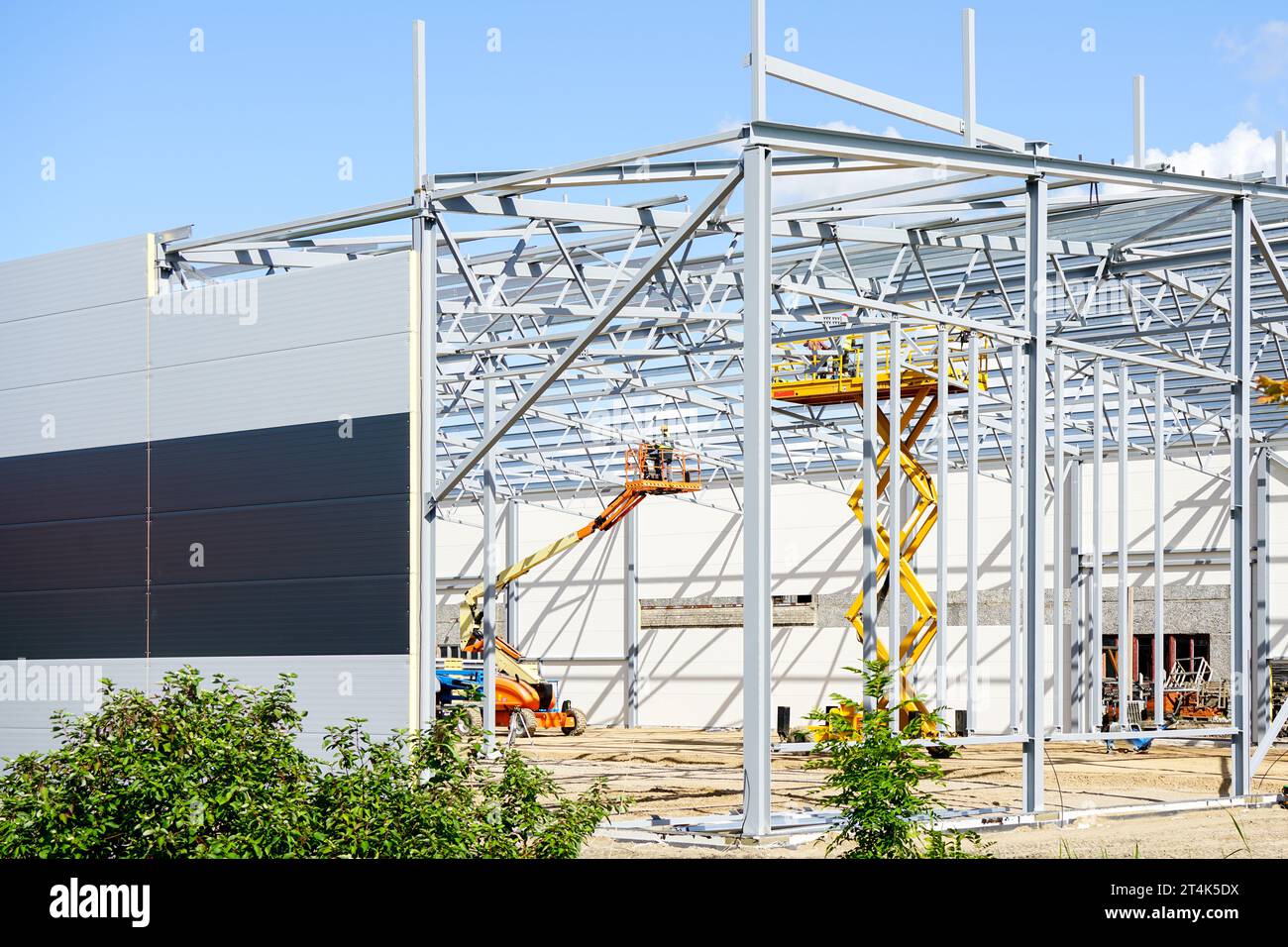 Complex large volume steel frame structure assembly using self ...