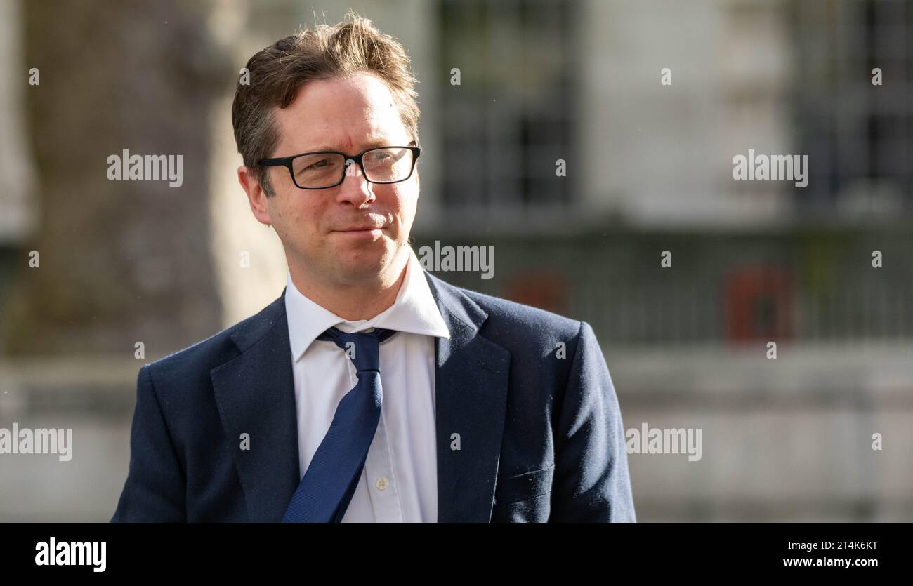 london, UK. 31st Oct, 2023. Politicians outside the cabinet office Alex ...