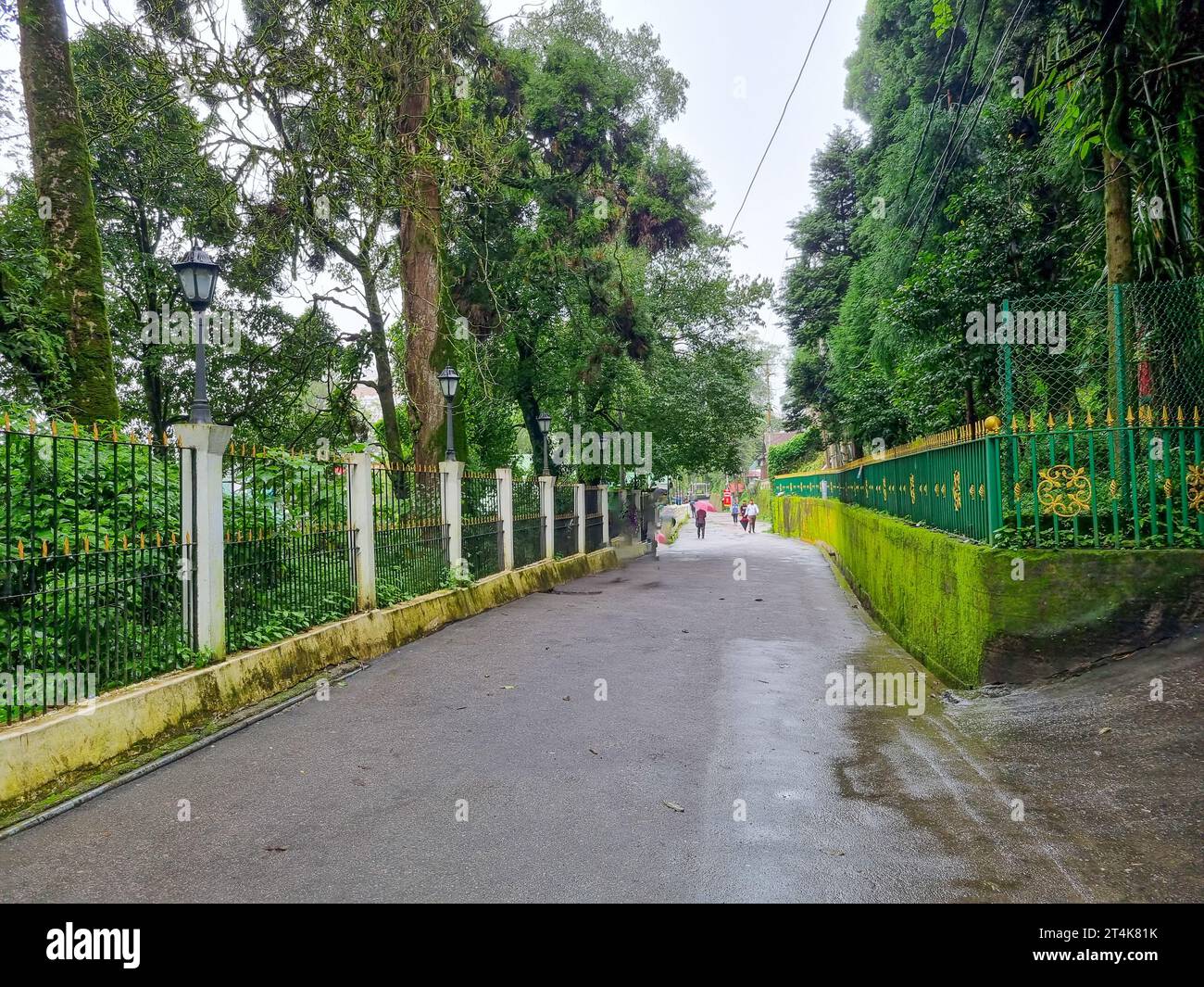 Mall road manali hi-res stock photography and images - Alamy