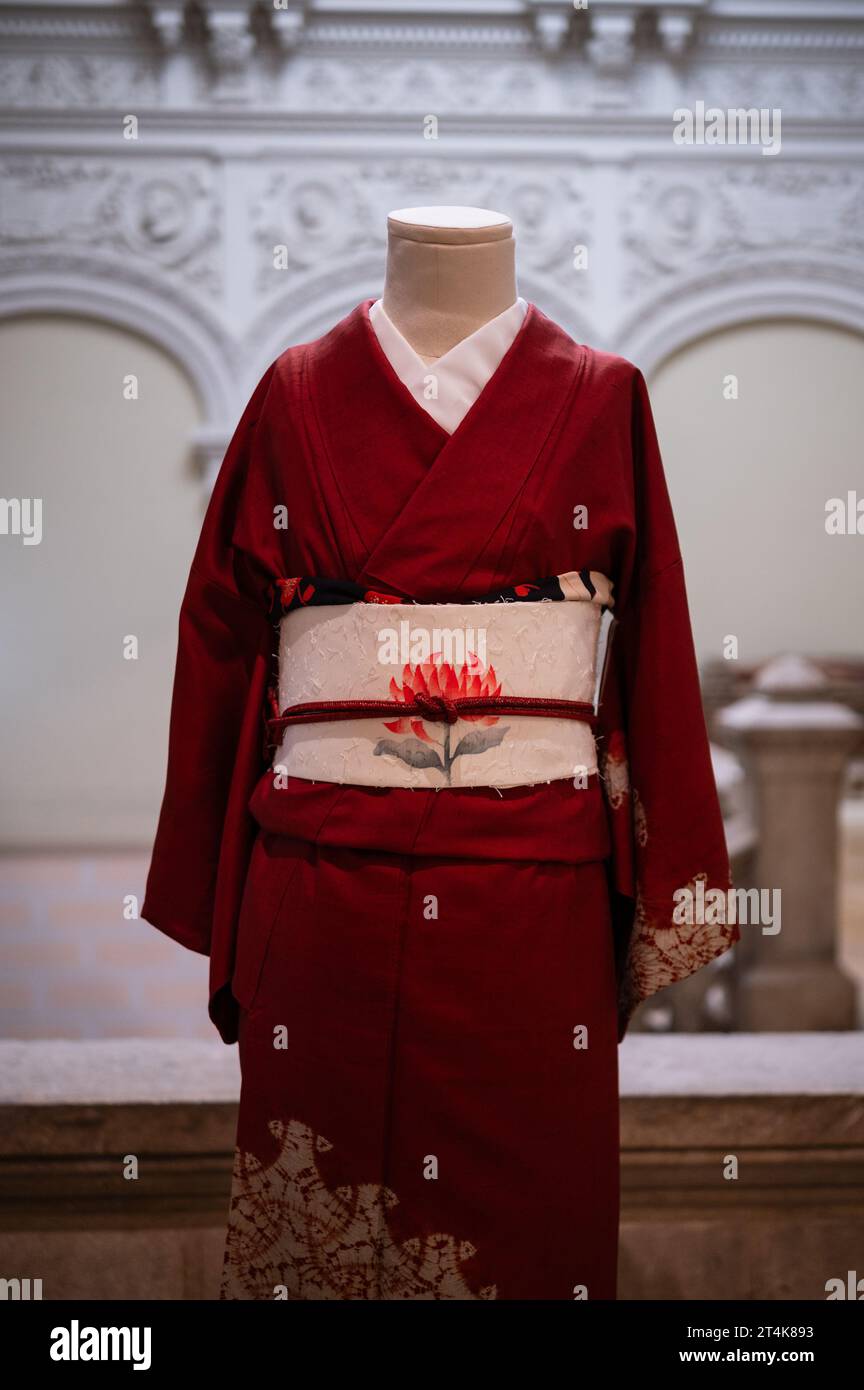 Shibori technique hi-res stock photography and images - Alamy