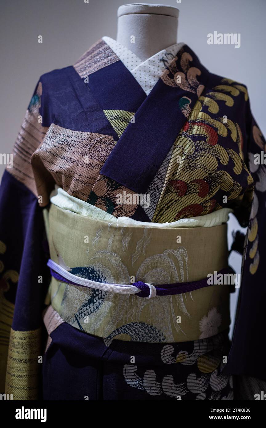 Kimono omeshi hi-res stock photography and images - Alamy