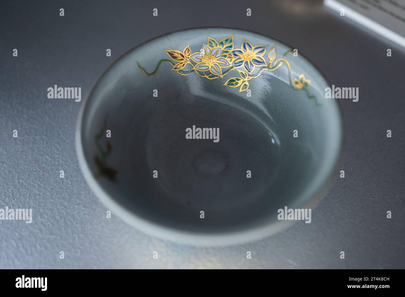 Tanzan Kotoge, Chawan for drinking tea, Kyo-yaki style. Japanese ...