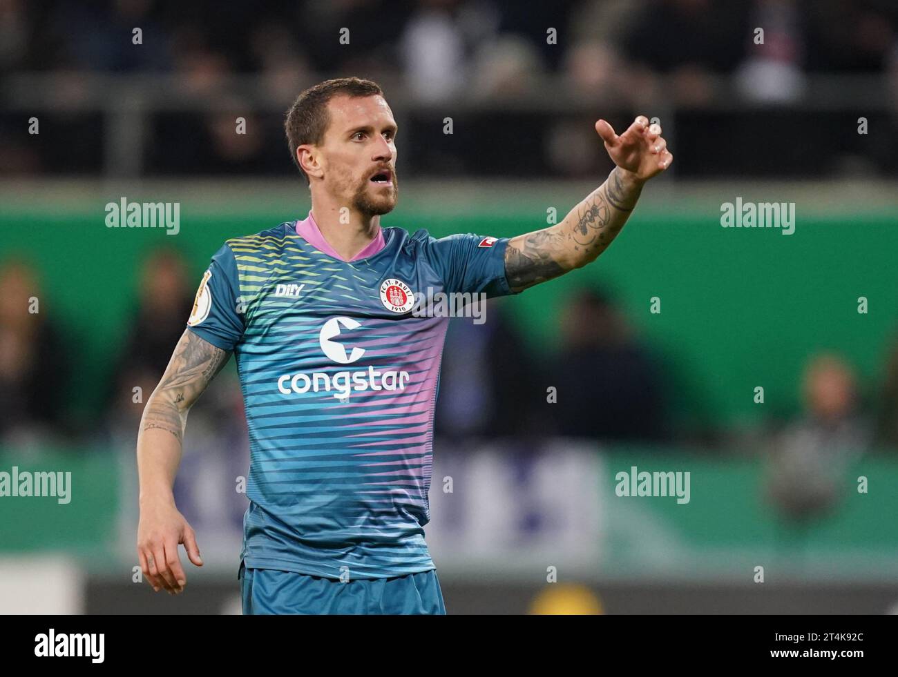 Hamburg, Germany. 31st Oct, 2023. Soccer: DFB Cup, 2nd round, FC St ...