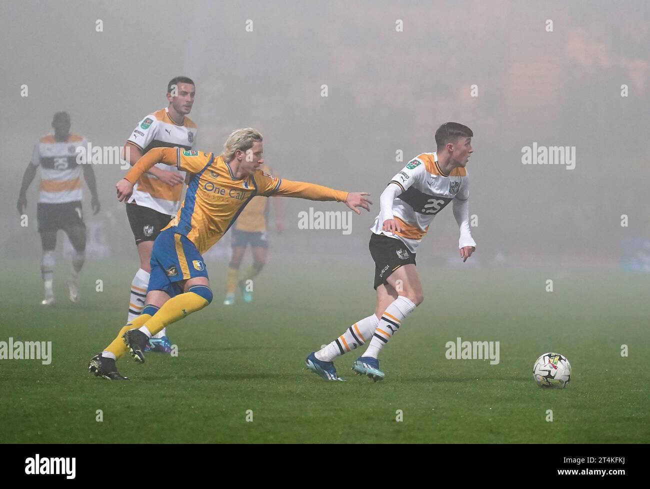 Aaron lewis mansfield hi-res stock photography and images - Alamy