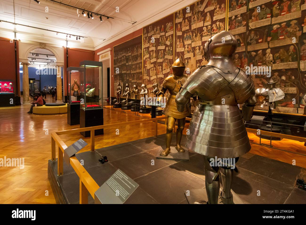 Vienna: knight's armor in museum Hofjagd- und Rüstkammer (Imperial ...