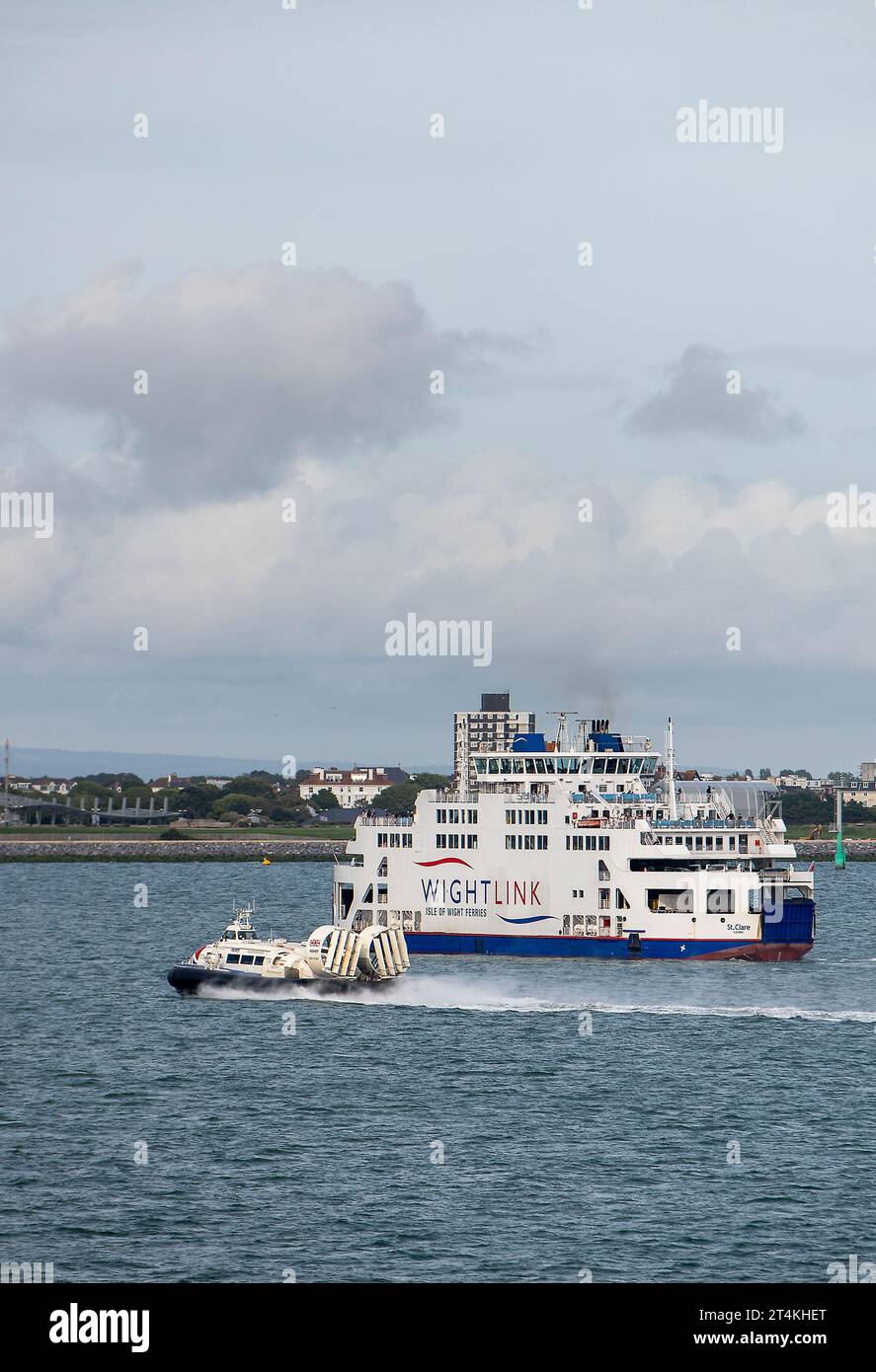 hoverspeed hovercraft from ryde on the isle of wight to southsea in ...