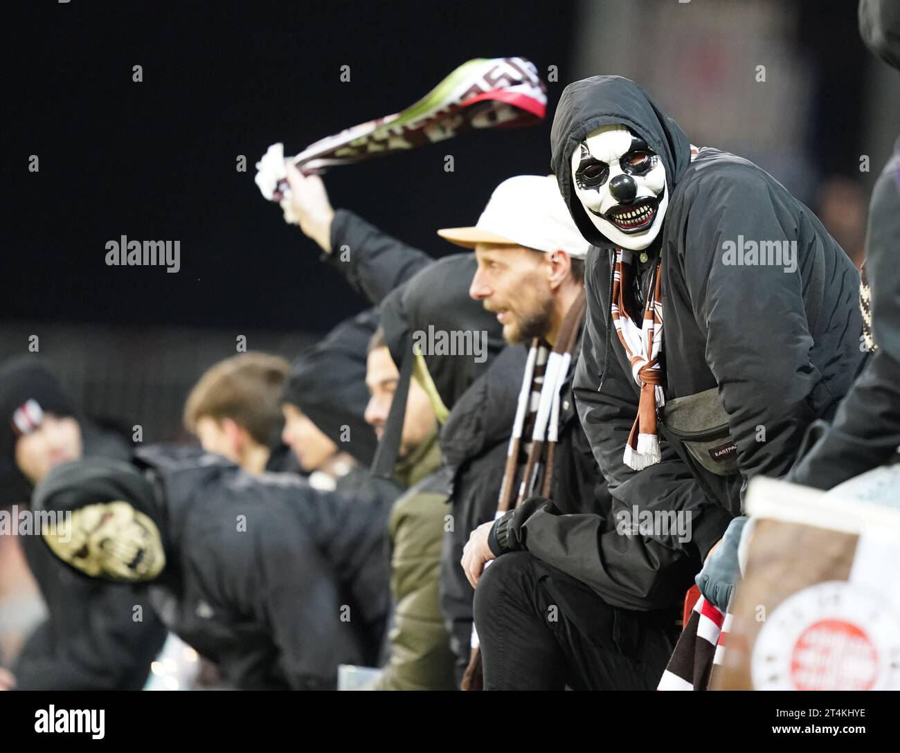 Hamburg, Germany. 31st Oct, 2023. Soccer: DFB Cup, 2nd round, FC St ...