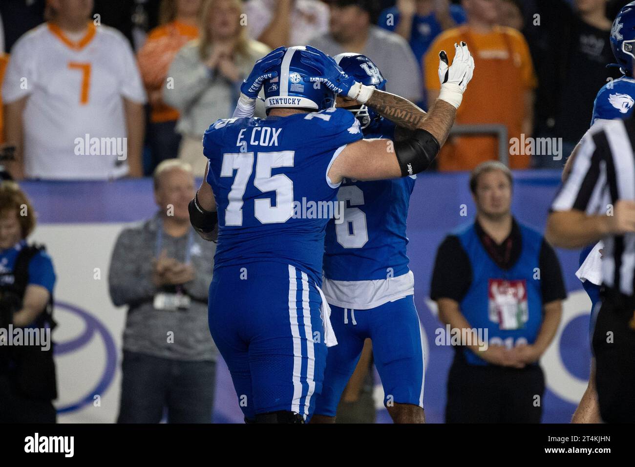Kentucky wide receiver Dane Key (6) and offensive lineman Eli Cox (75 ...