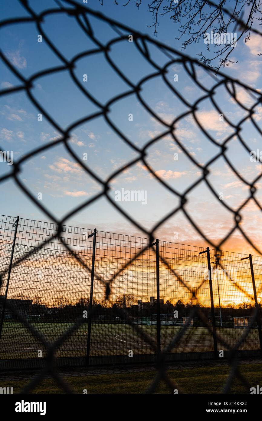 Wire mesh front hi-res stock photography and images - Alamy