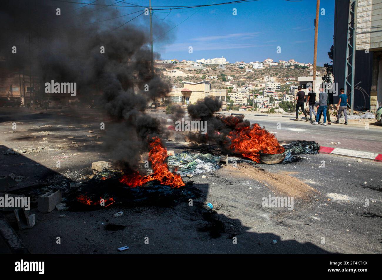 Tubas, Palestine. 31st Oct, 2023. General view of the burning tires and ...