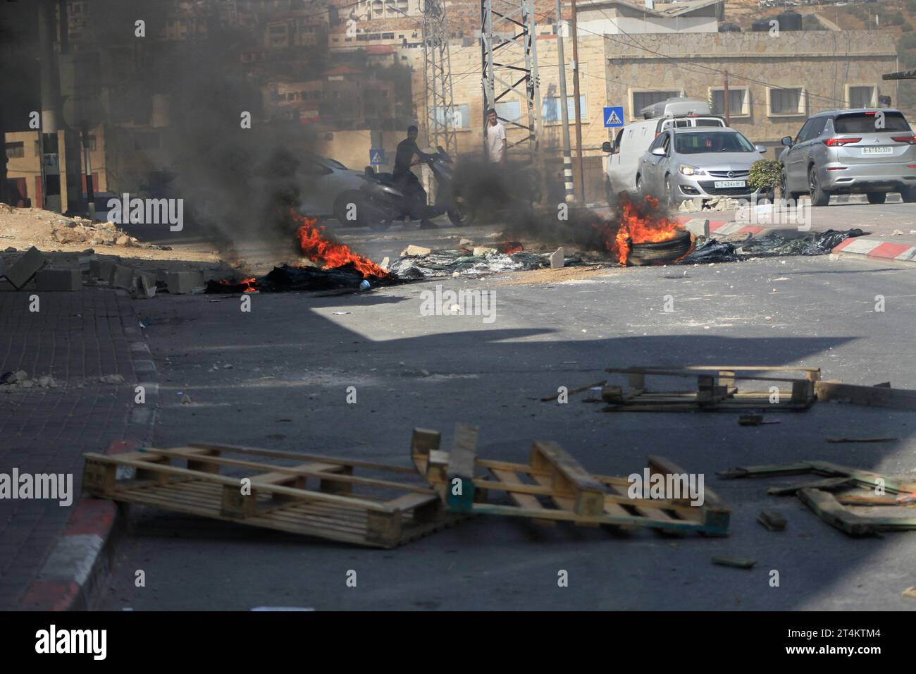 Tubas, Palestine. 31st Oct, 2023. General view of the burning tires and ...