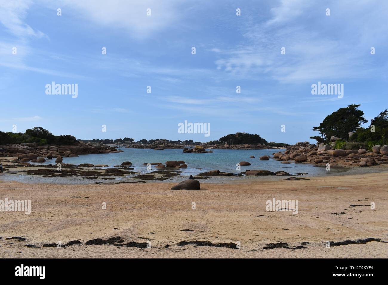 La côte de Granit rose en Bretagne Stock Photo - Alamy